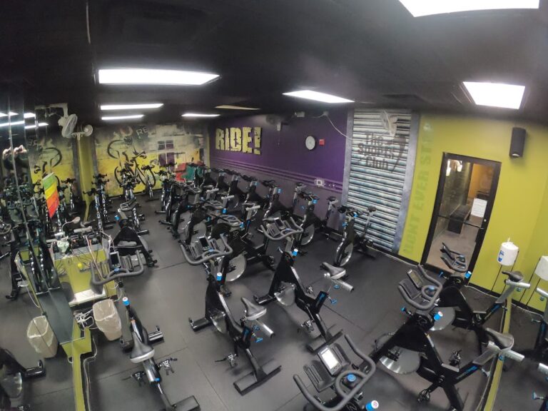 About Us - The Sports Club of West Bloomfield